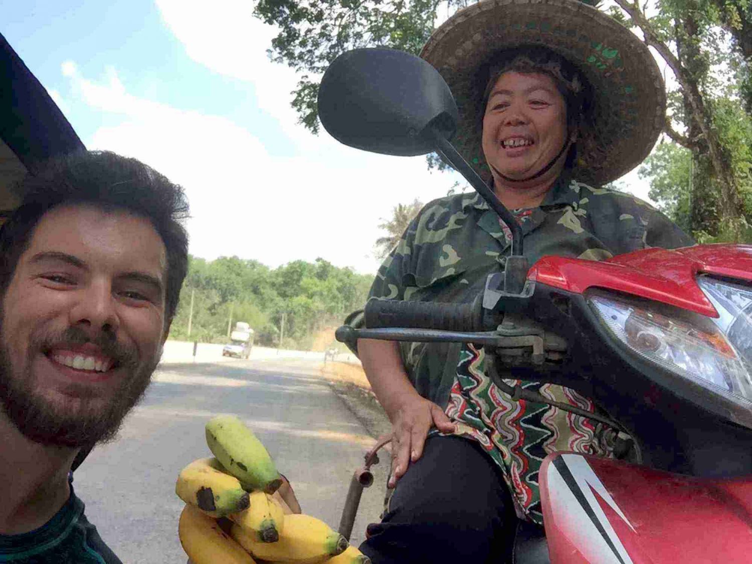 Recevoir et donner...la banane | Hello Bike World