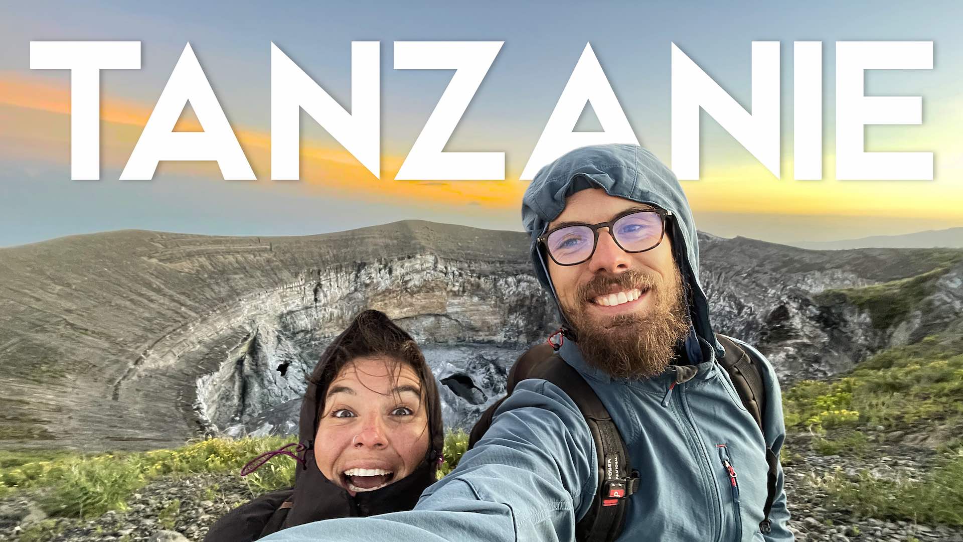 On grimpe un volcan en activité | Hello Bike World